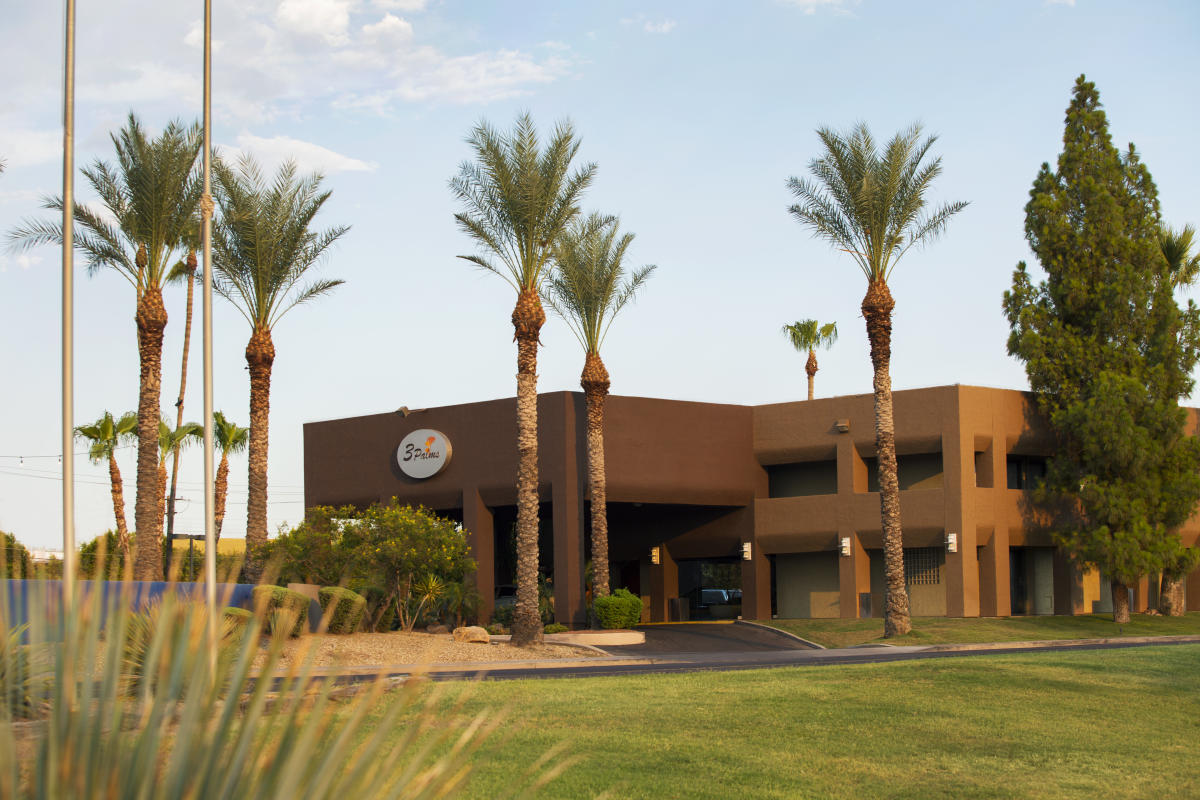 3 Palms Hotel